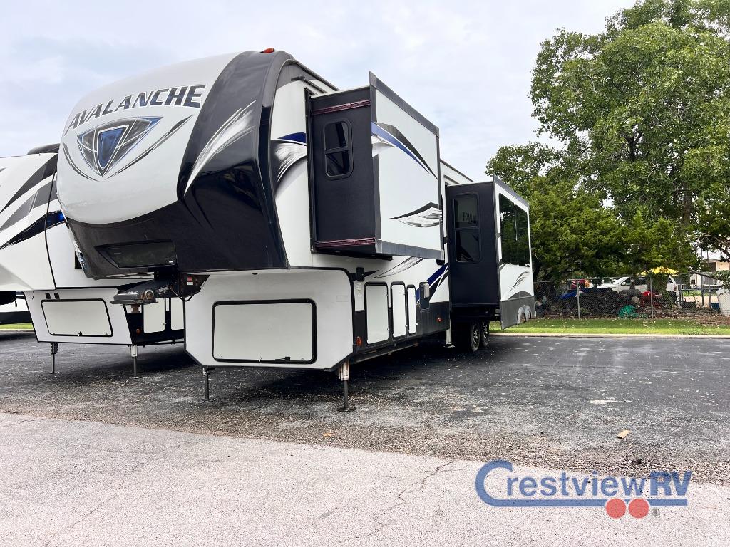Used 2018 Keystone RV Avalanche 385BG Toy Hauler Fifth Wheel at ...