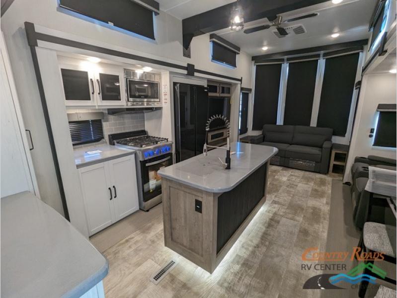 New 2025 Palomino Puma Destination 402LFT Destination Trailer at ...