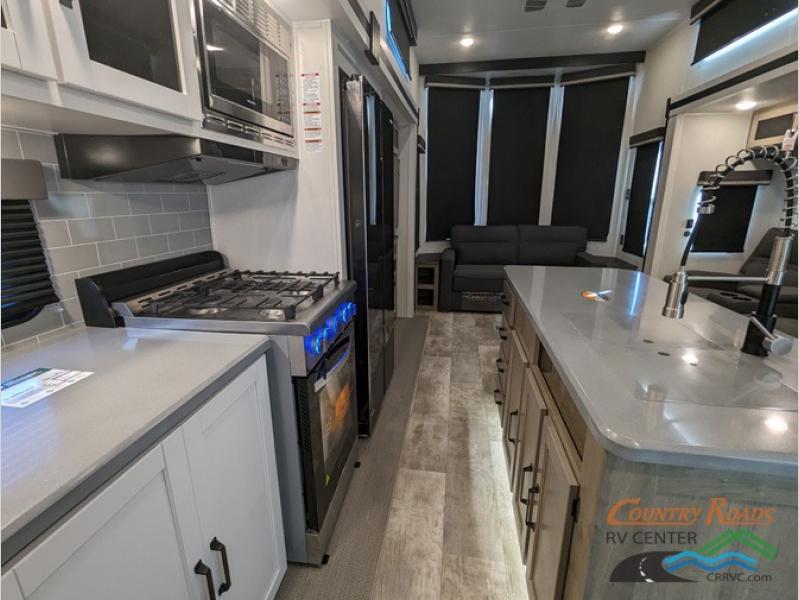 New 2025 Palomino Puma Destination 402LFT Destination Trailer at ...