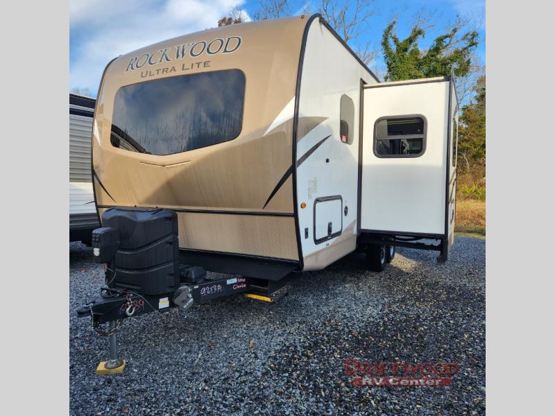 Used 2019 Forest River RV Rockwood Ultra Lite 2304DS Travel Trailer at ...