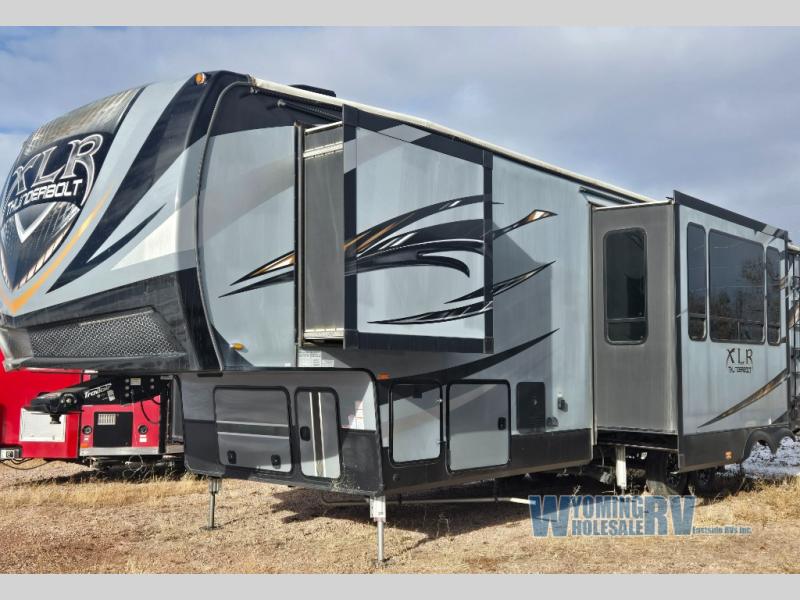 Used 2018 Forest River RV XLR Thunderbolt 340AMP Toy Hauler Fifth Wheel ...