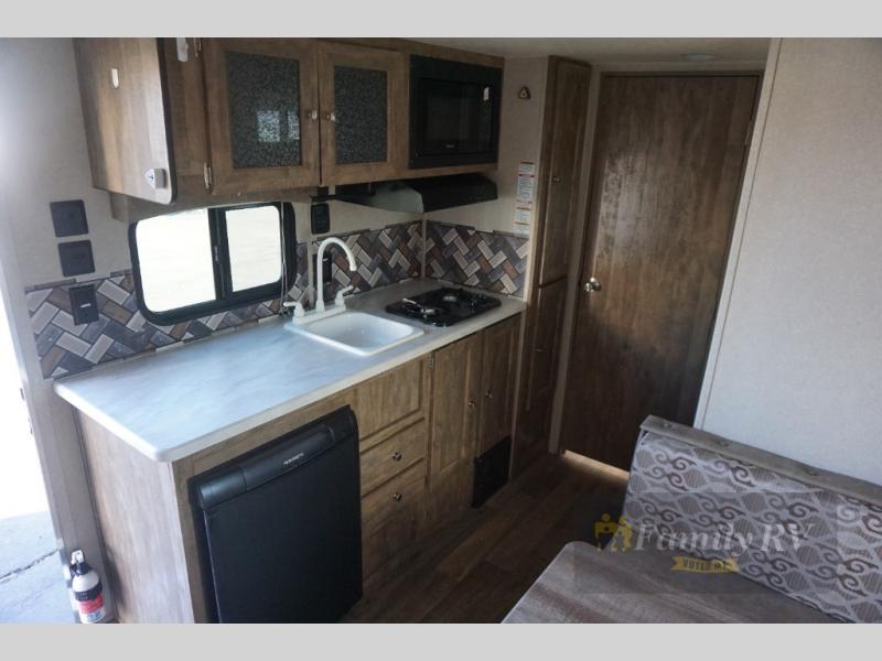 Used 2019 Palomino Puma XLE Lite 17QBC Travel Trailer at Family RV ...