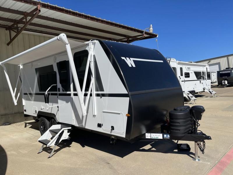 New 2026 Winnebago Micro Minnie 2108DS Travel Trailer at RVing Planet ...