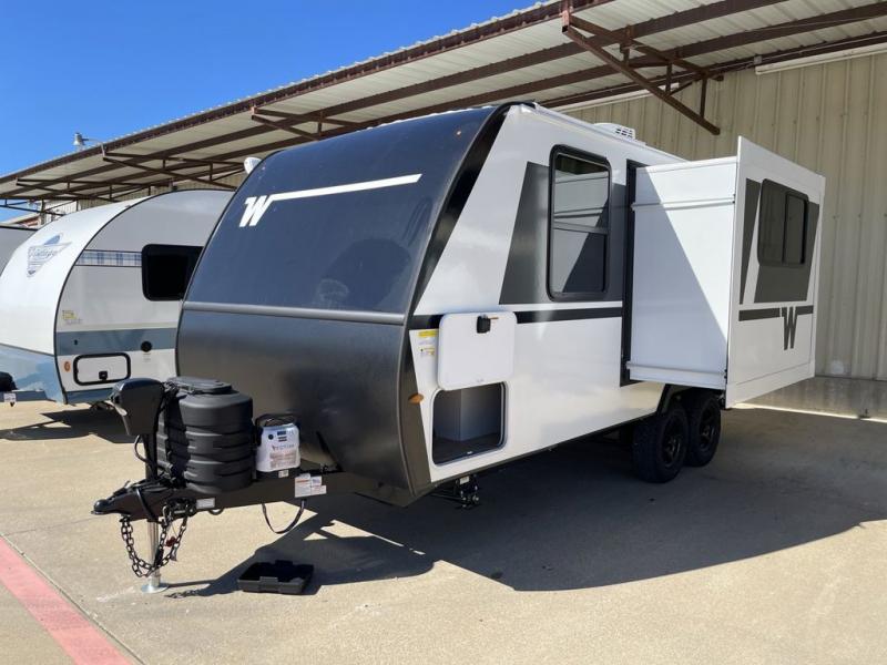 New 2026 Winnebago Micro Minnie 2108DS Travel Trailer at RVing Planet ...
