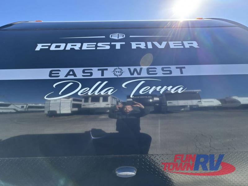 New 2025 EAST TO WEST Della Terra 251RD Travel Trailer at Fun Town RV | Cibolo, TX | #208247