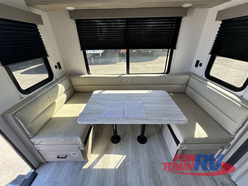 New 2025 EAST TO WEST Della Terra 251RD Travel Trailer at Fun Town RV | Cibolo, TX | #208247