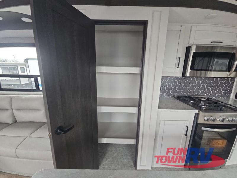 New 2024 CrossRoads RV Hampton HP390PVL Destination Trailer at Fun Town ...