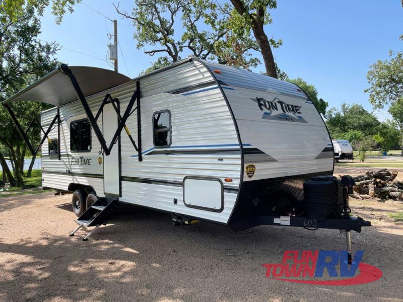 New 2024 CrossRoads RV Fun Time 250RR Travel Trailer at Fun Town RV | Giddings, TX | #204689