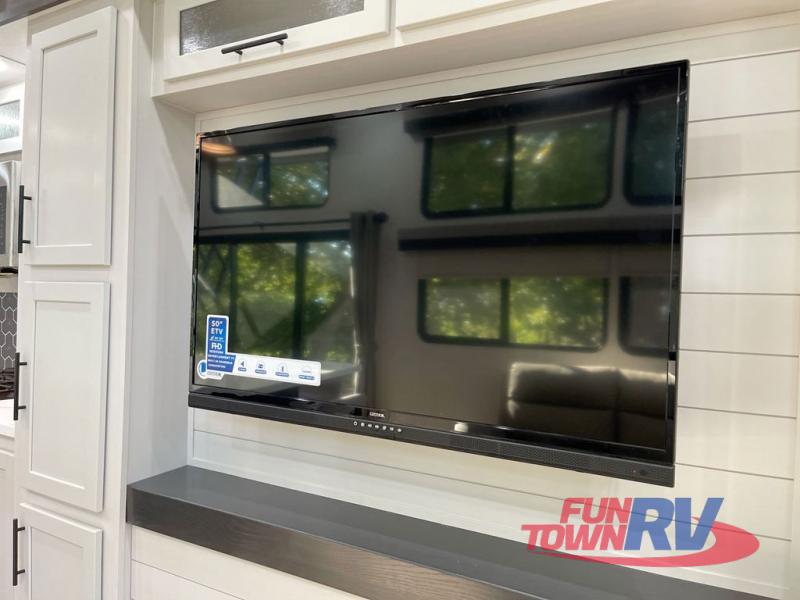 New 2025 CrossRoads RV Hampton 395BAM Destination Trailer at Fun Town ...