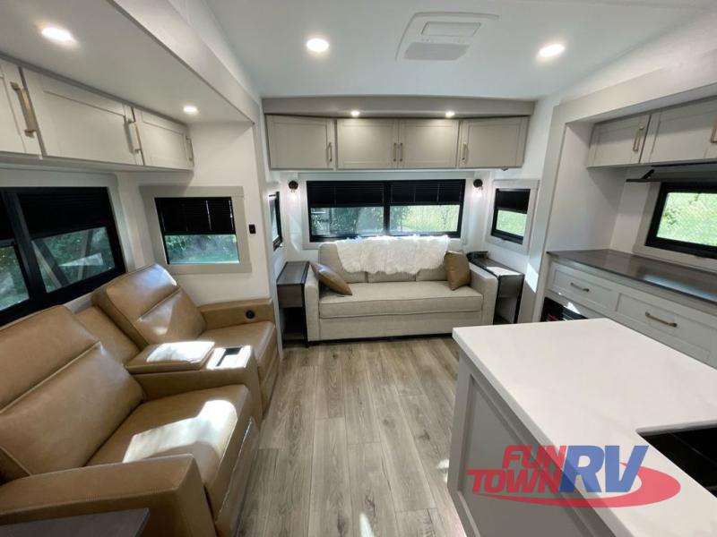 New 2025 Brinkley Model Z 2900 Fifth Wheel at Fun Town RV | Cleburne, TX | #209017