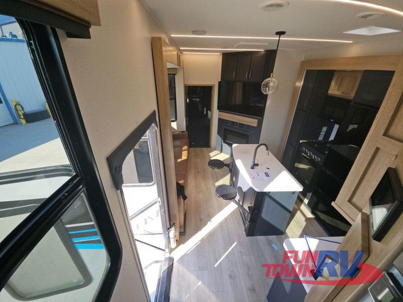 New 2025 Heartland Cyclone 3714 Toy Hauler Fifth Wheel at Fun Town RV ...