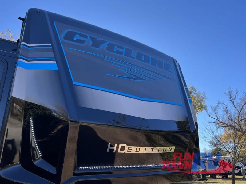 New 2025 Heartland Cyclone 4270 Toy Hauler Fifth Wheel at Fun Town RV ...