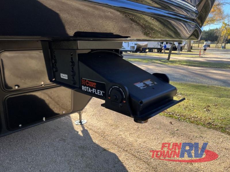 New 2025 Heartland Cyclone 4270 Toy Hauler Fifth Wheel at Fun Town RV ...