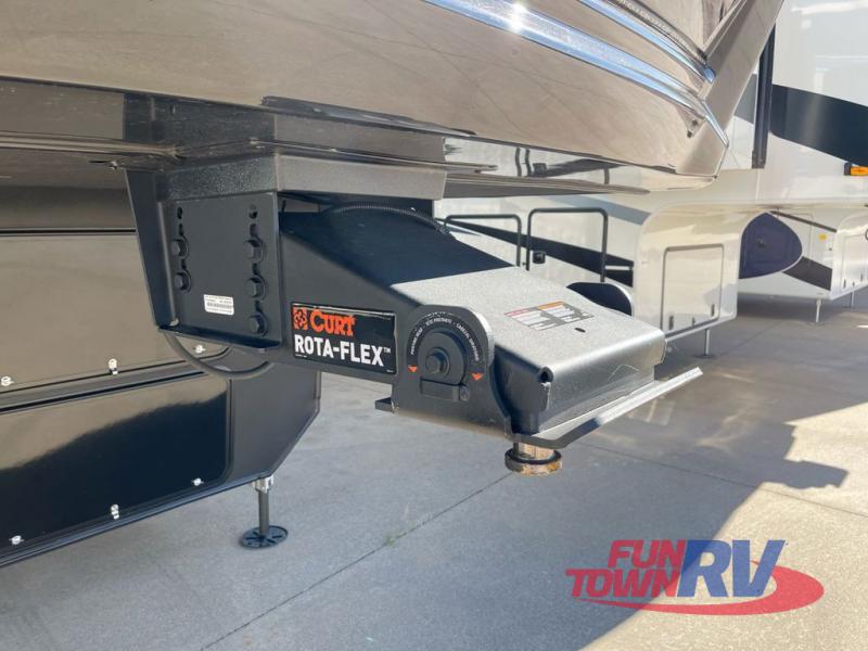 New 2025 Heartland Cyclone 4270 Toy Hauler Fifth Wheel at Fun Town RV ...