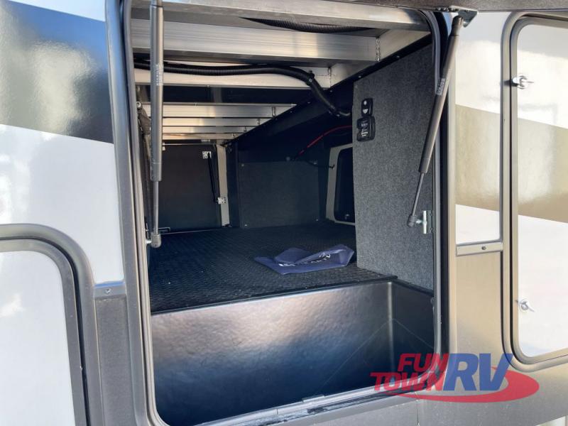 New 2025 Heartland Cyclone 4270 Toy Hauler Fifth Wheel at Fun Town RV ...