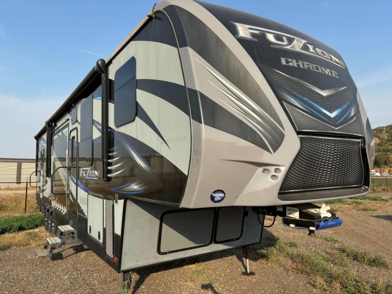 Used 2016 Keystone RV Fuzion 420 Chrome Toy Hauler Fifth Wheel at ...