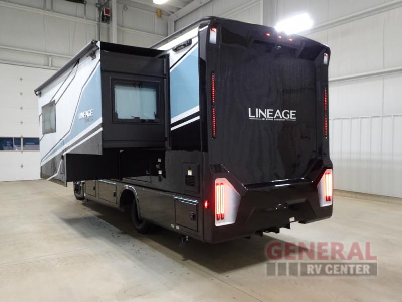 Lineage 25FW | Motor Home Class C - Diesel