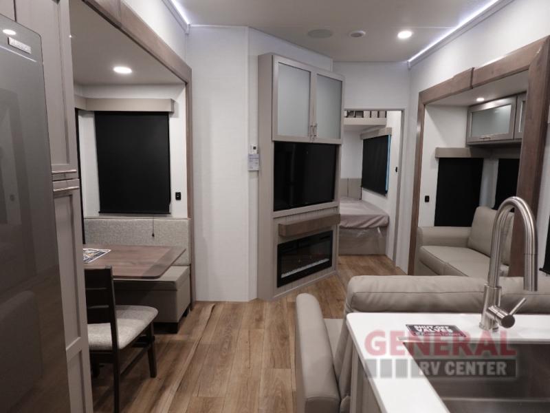 New 2025 Alliance RV Avenue 38DBL for sale in Fort Pierce, FL