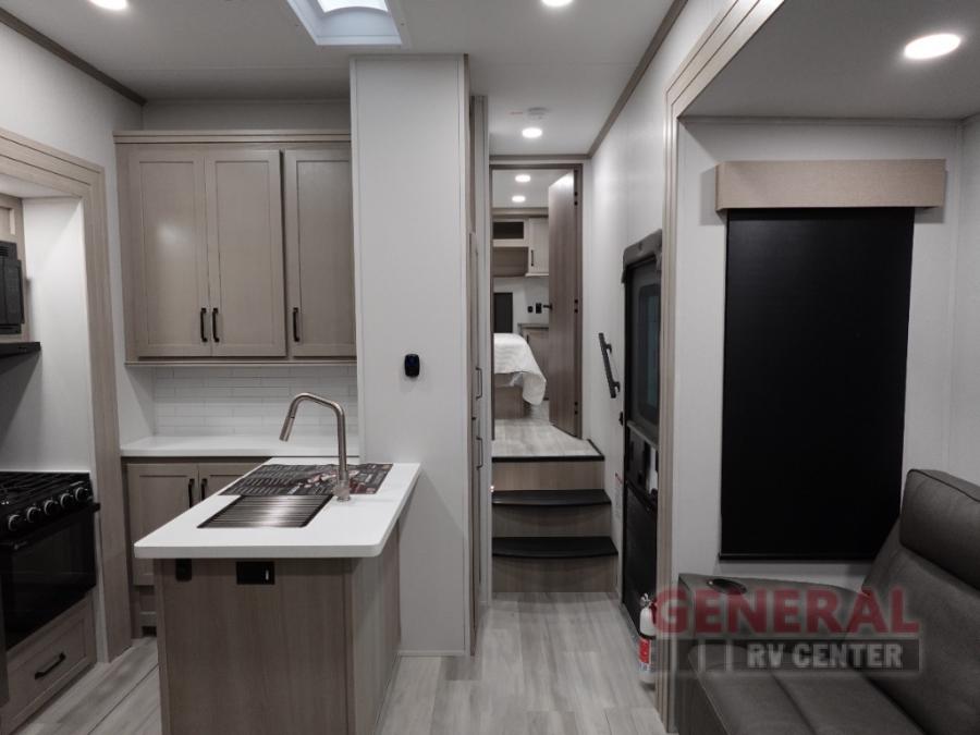 New 2025 Grand Design Momentum G-Class 350G Toy Hauler Fifth Wheel at ...