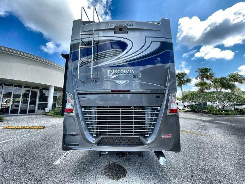 New 2024 Fleetwood RV Discovery LXE 44S Motor Home Class A - Diesel at ...