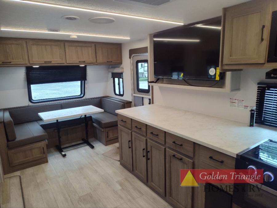 New 2025 Coachmen RV Freedom Express Ultra Lite 298FDS Travel Trailer ...