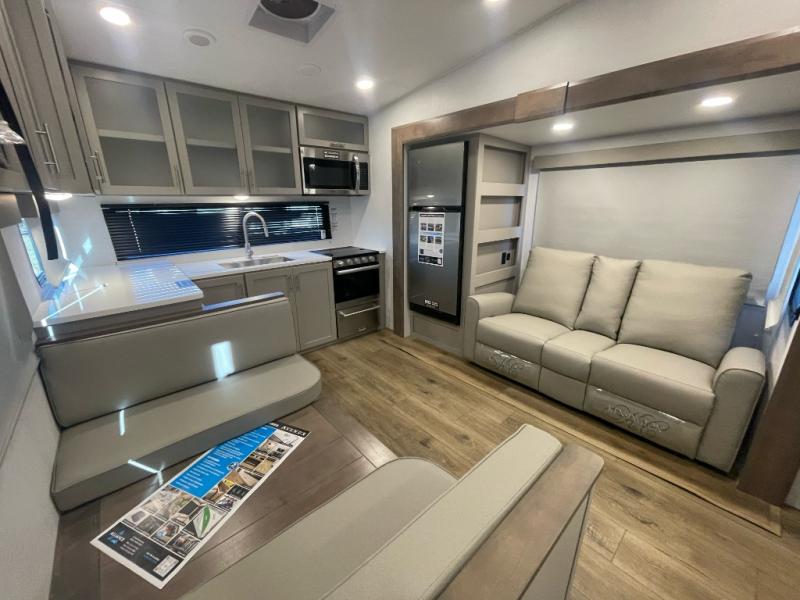 New 2025 Alliance RV Avenue All-Access 23ML Fifth Wheel at Hilltop ...