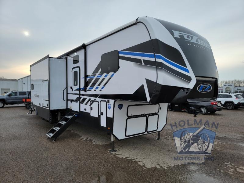 New 2023 Keystone RV Fuzion 428 Toy Hauler Fifth Wheel at Holman RV ...