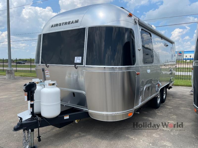New 2025 Airstream Flying Cloud 23FB Travel Trailer at Holiday World ...