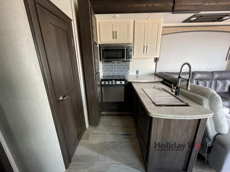 Used 2019 Keystone RV Raptor 425TS Toy Hauler Fifth Wheel at Holiday ...