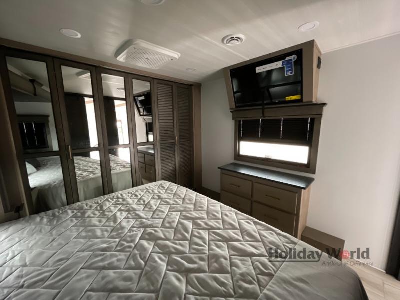 New 2025 Keystone RV Montana 3123RL Fifth Wheel at Holiday World | Katy ...