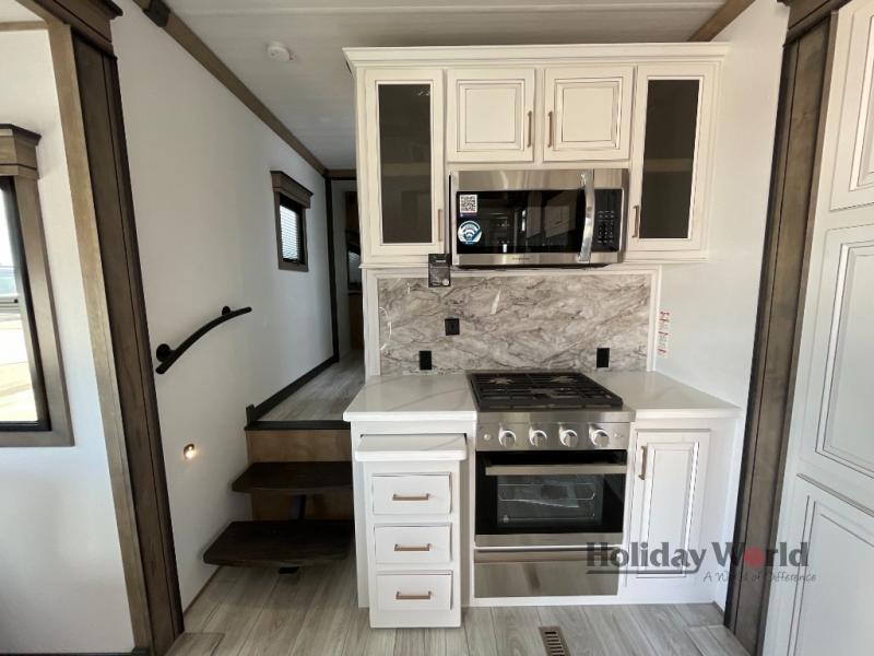 New 2025 Keystone RV Montana 3941FO Fifth Wheel at Holiday World | Katy ...