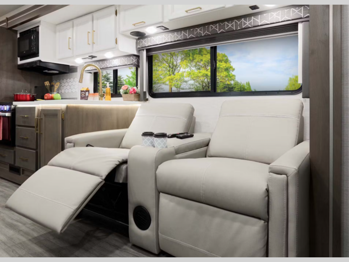 Thor Motor Coach ACE Motor Home Class A RVs For Sale