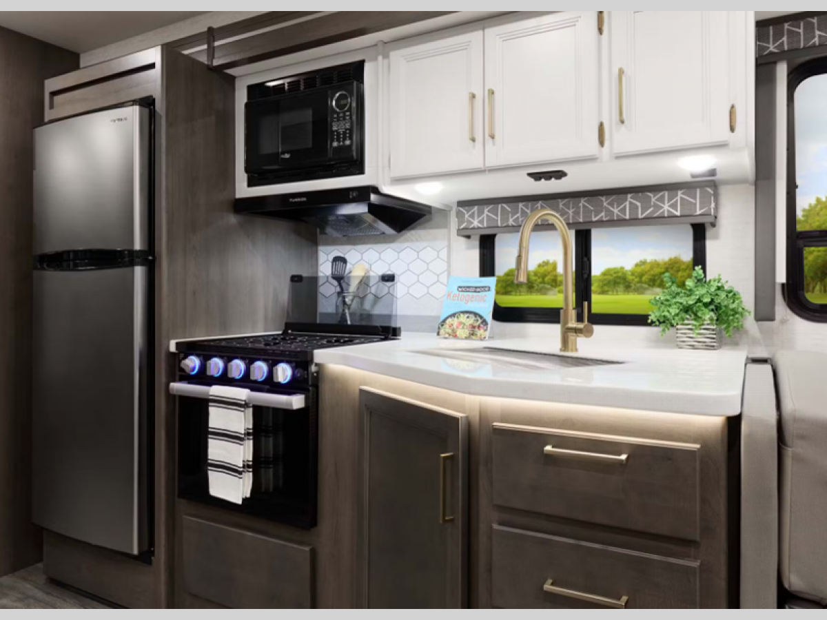 Thor Motor Coach ACE Motor Home Class A RVs For Sale