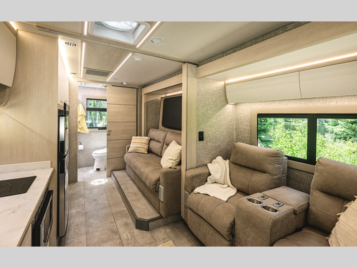 Tiffin Motorhomes Wayfarer Motor Home Class C - Diesel RVs For Sale