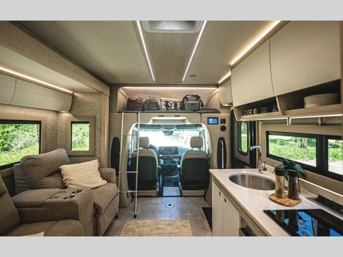 Tiffin Motorhomes Wayfarer Motor Home Class C - Diesel RVs For Sale