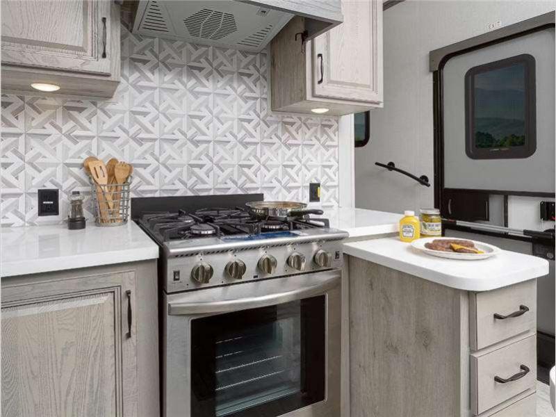 Keystone RV Alpine Fifth Wheel Reviews | Floorplans | Features ...