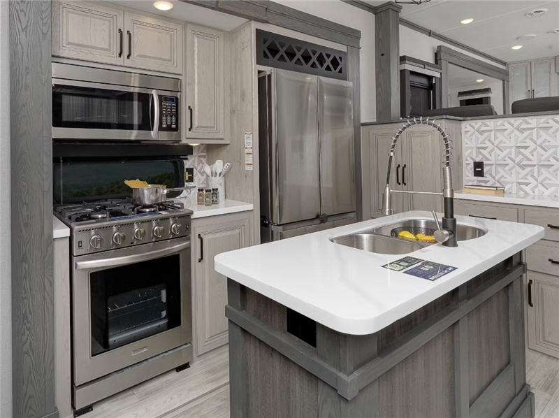 Keystone RV Alpine Fifth Wheel Reviews | Floorplans | Features ...