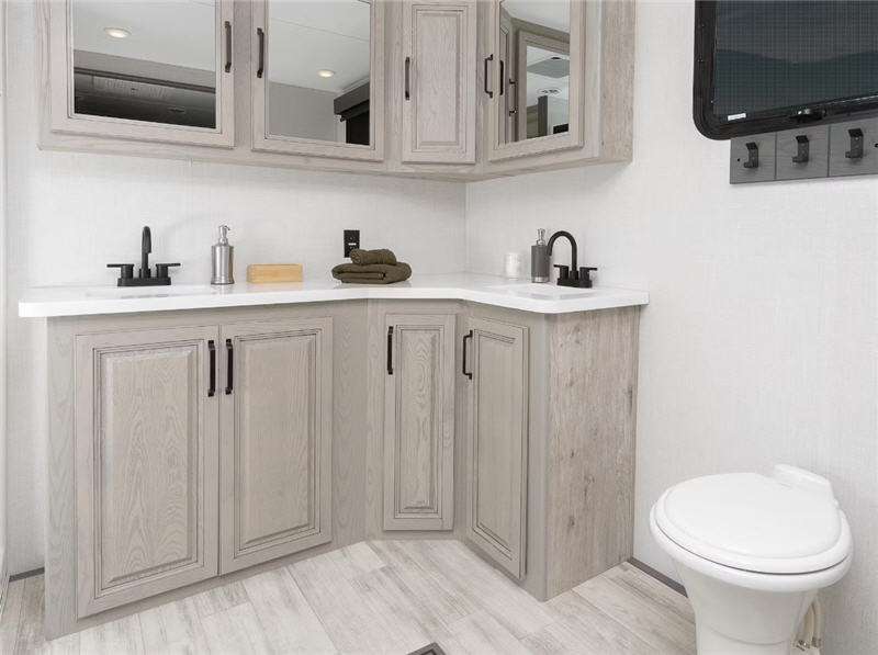 Keystone RV Alpine Fifth Wheel Reviews | Floorplans | Features ...