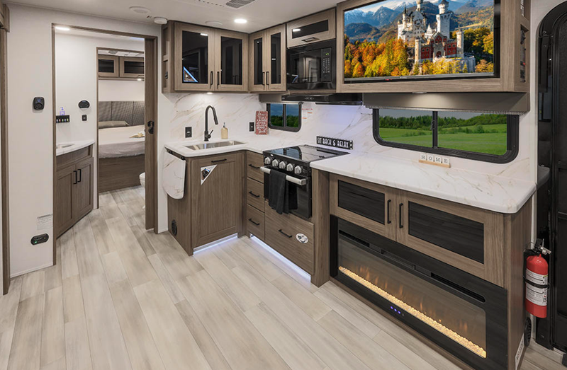 Alliance RV Delta Travel Trailer Reviews | Floorplans | Features ...