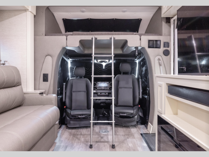 Tiffin Motorhomes Wayfarer Motor Home Class C - Diesel RVs For Sale