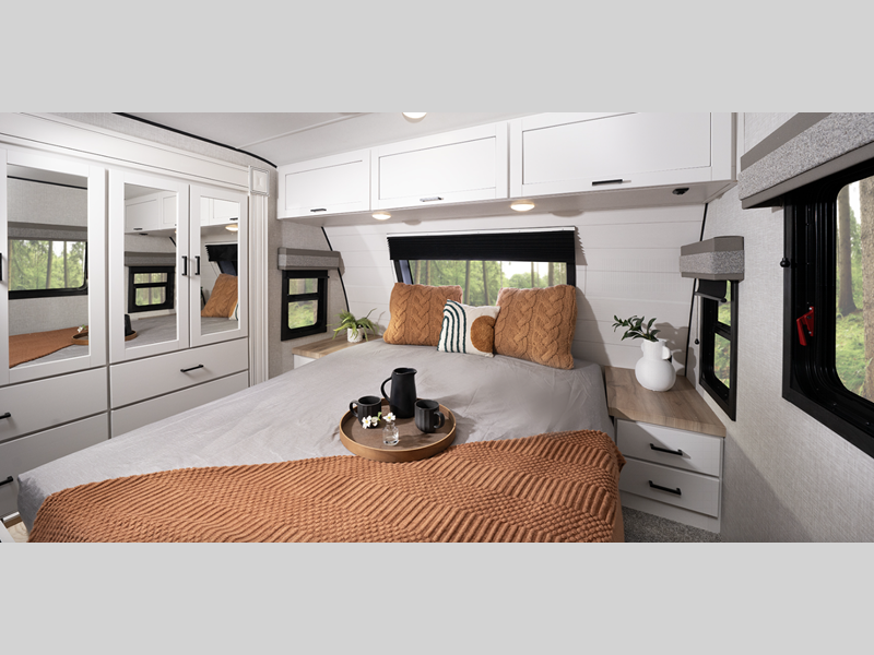 Highland Ridge RV Roamer Fifth Wheel RVs For Sale