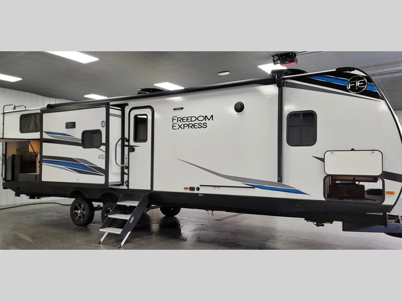 Coachmen RV Freedom Express Ultra Lite Travel Trailer RVs For Sale