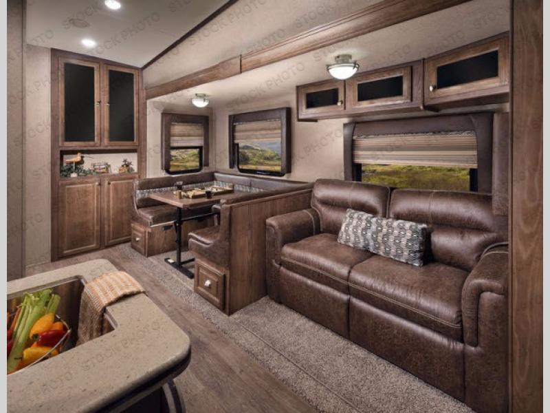 Used 2018 Forest River RV Rockwood Signature Ultra Lite 8301WS Fifth ...