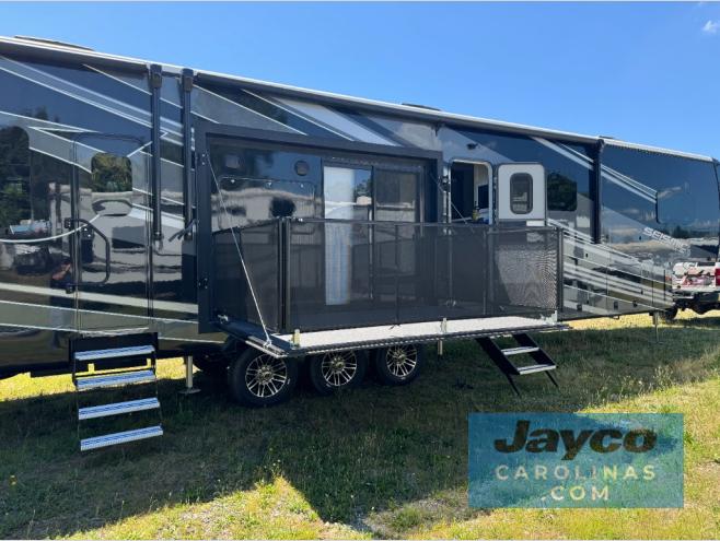 New 2024 Jayco Seismic Luxury Series 4113 Toy Hauler Fifth Wheel at ...