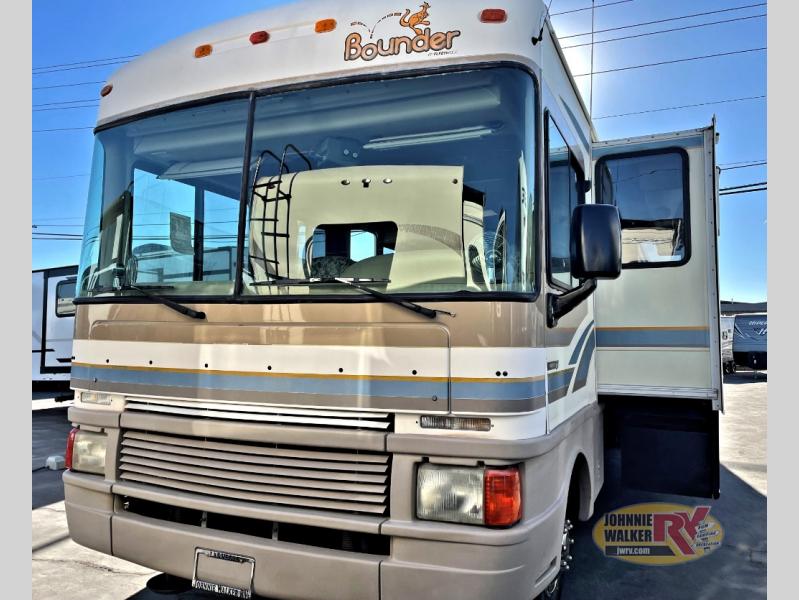 Used 1999 Fleetwood RV Bounder 36S Motor Home Class A at Johnnie Walker ...