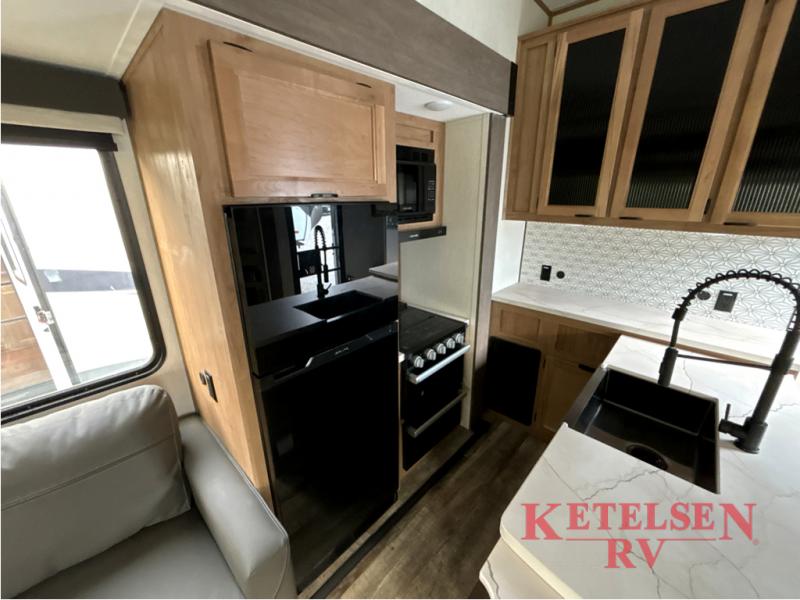 Used 2024 Cherokee Cherokee Arctic Wolf 27SG Fifth Wheel at Ketelsen RV ...
