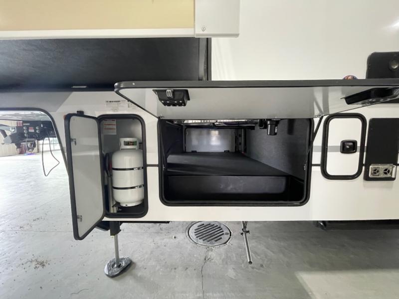 New 2025 Keystone RV Raptor 415 Toy Hauler Fifth Wheel at Lakeshore RV ...