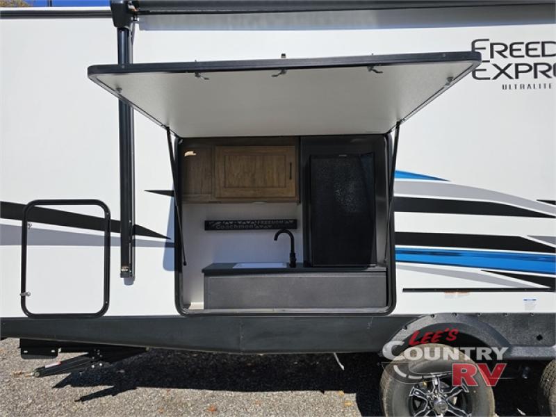 New 2024 Coachmen RV Freedom Express Ultra Lite 259FKDS Travel Trailer ...