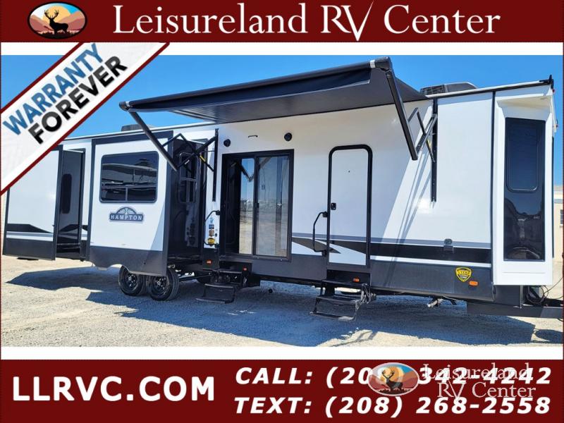 New 2024 CrossRoads RV Hampton HP380RKS Destination Trailer at ...