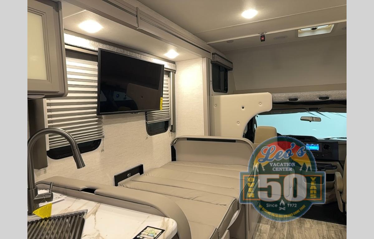New 2024 Thor Motor Coach Chateau 28Z Motor Home Class C at Leo's ...